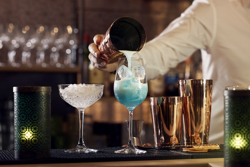 Heerlijke cocktails en een zonnig terras: hier in Utrecht waan je je ...