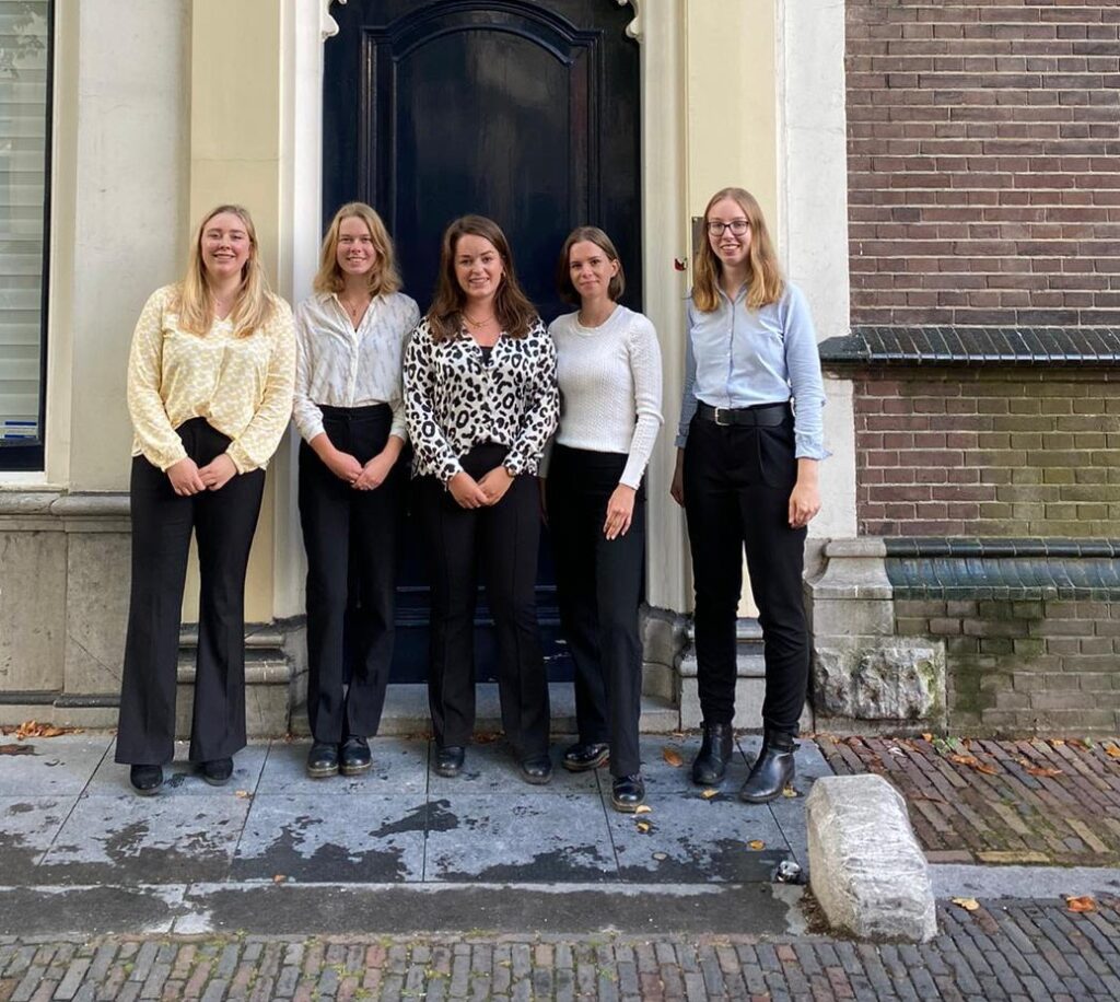 Nienke en Lauren geven gratis juridisch advies: 'Mensen zijn enorm dankbaar' - indebuurt Utrecht