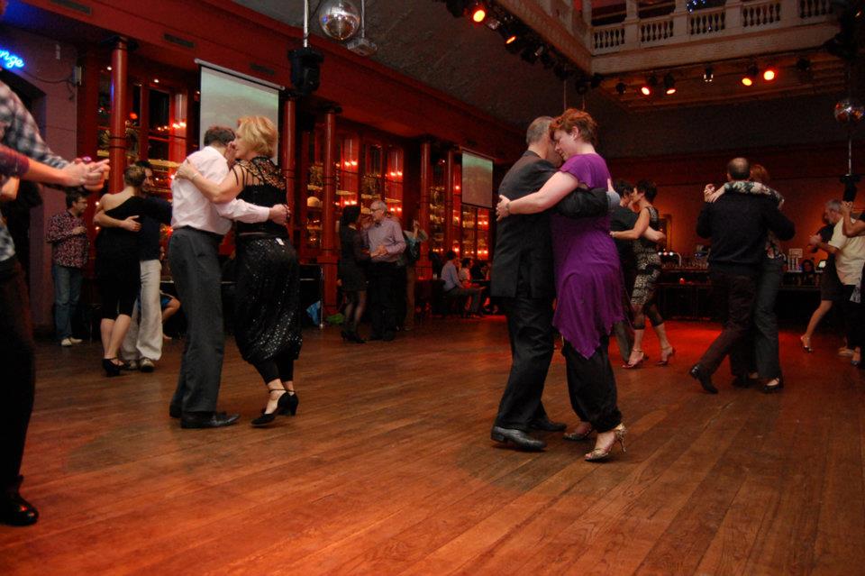 Elise is de grande dame van de tango: ‘Ik wil Utrecht leuker maken voor ...