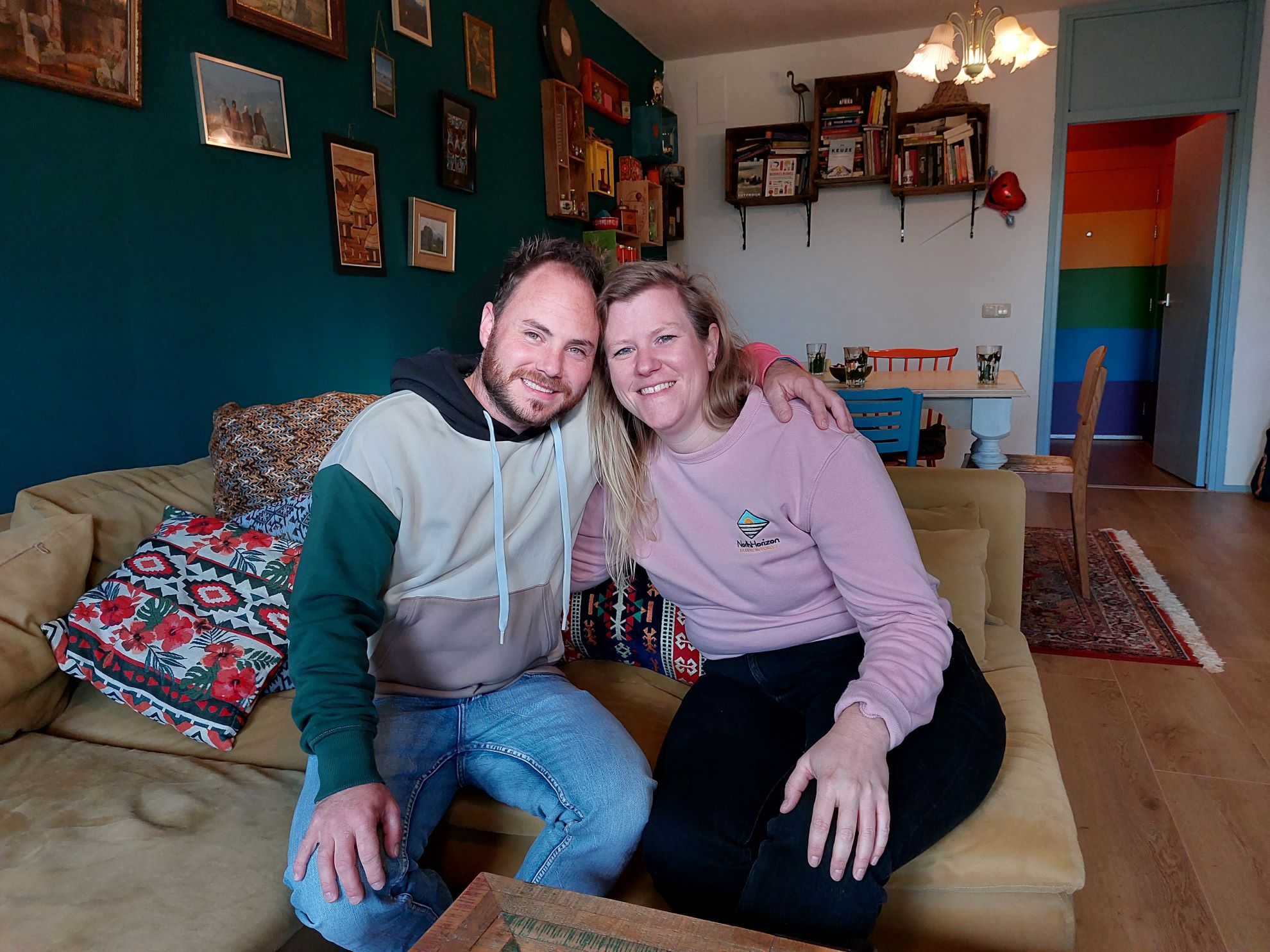 [VIDEO] Binnenkijken bij Marijn en Gwen: 'De regenbooggang was een ...