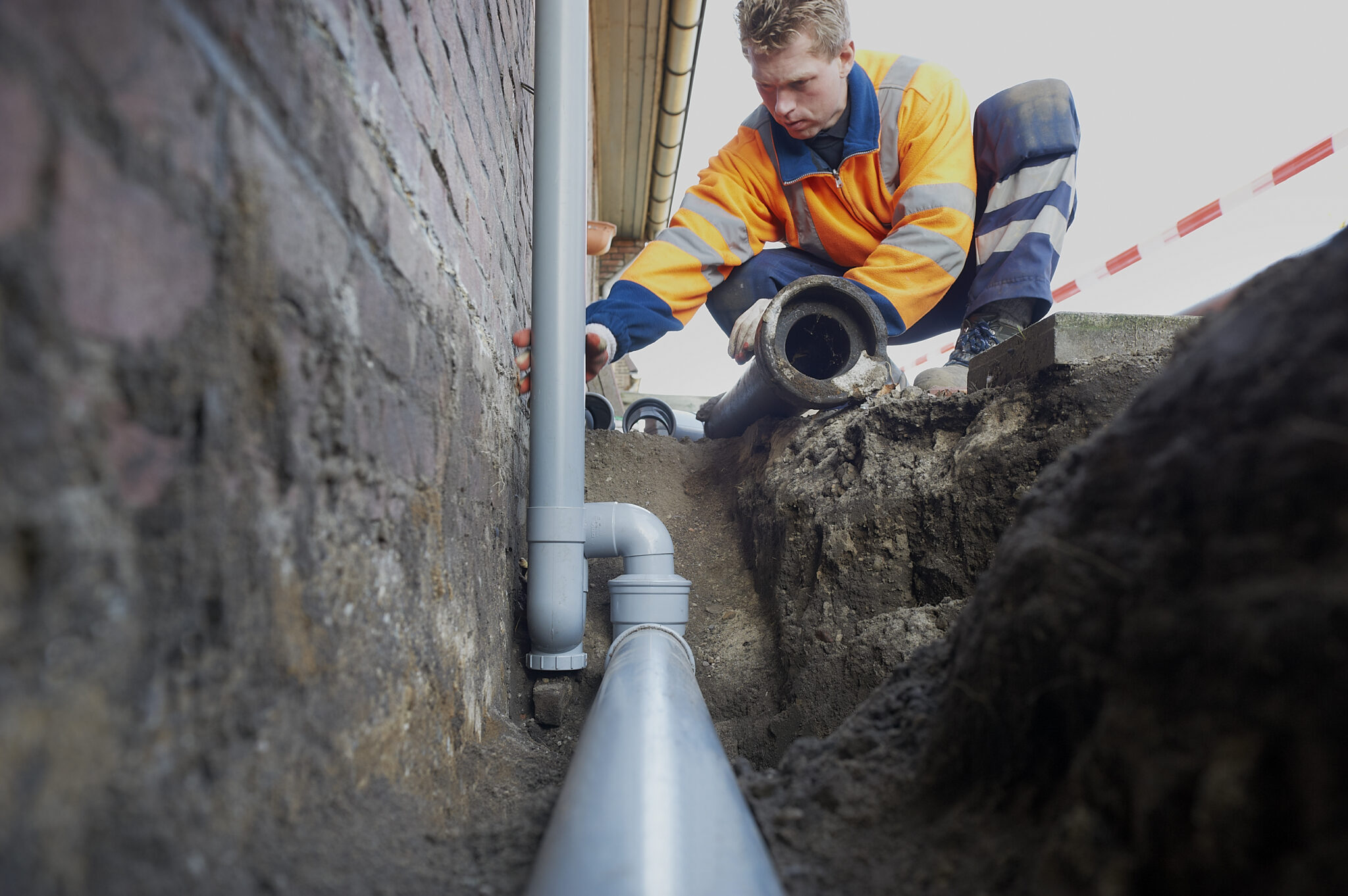 Eelke werkt in riool-/afvalwaterbeheer: 'Als je bij ons vies wordt, doe ...