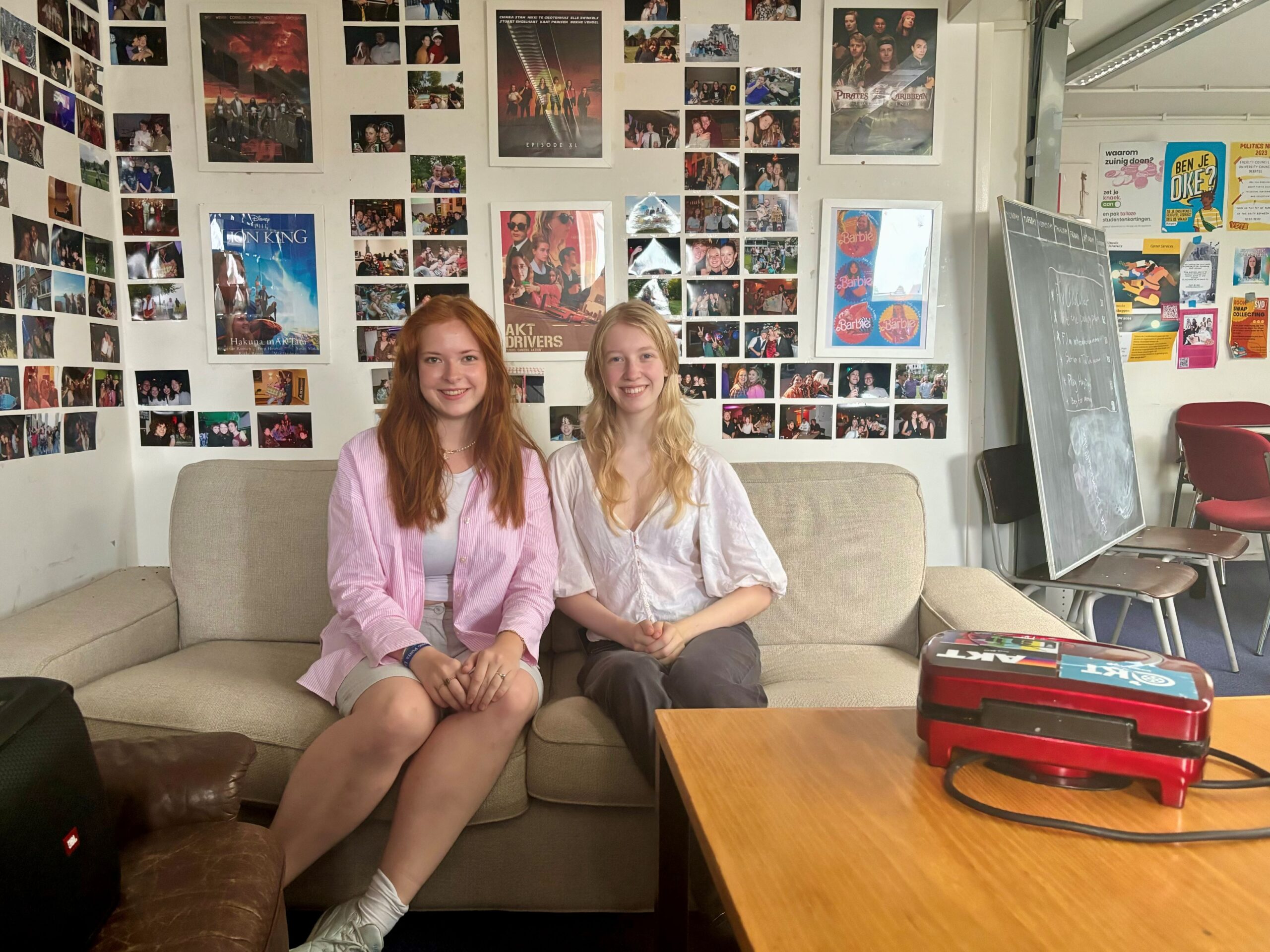 Dit is het bestuur van Utrechtse studievereniging AKT: 'AKT'ers kunnen uren over films praten ...