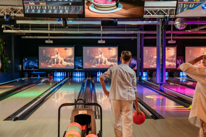 Deze Utrechtse bowlingbaan is nu weer open én heeft een compleet nieuwe ...