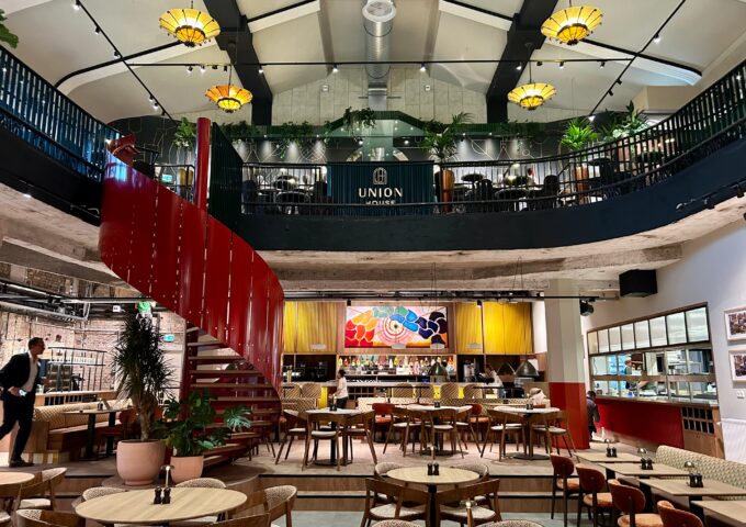 Gamehal Akiba District in Utrecht is open: 2000 vierkante meter aan speelplezier - indebuurt Utrecht