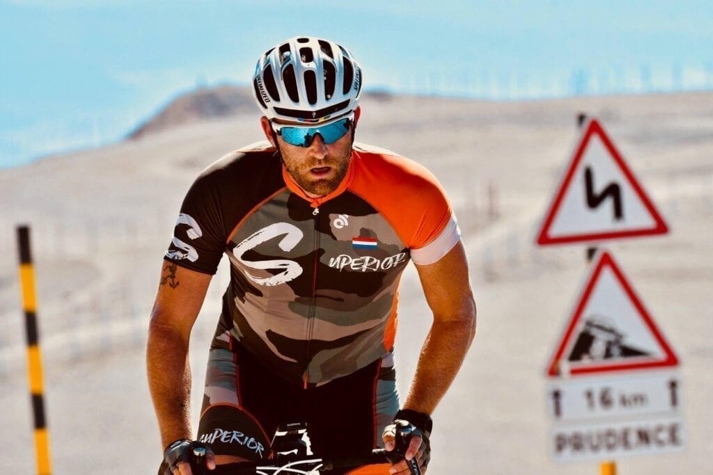 Directeur van fitnessketens zingt personeel en leden toe: 'Het is een ...