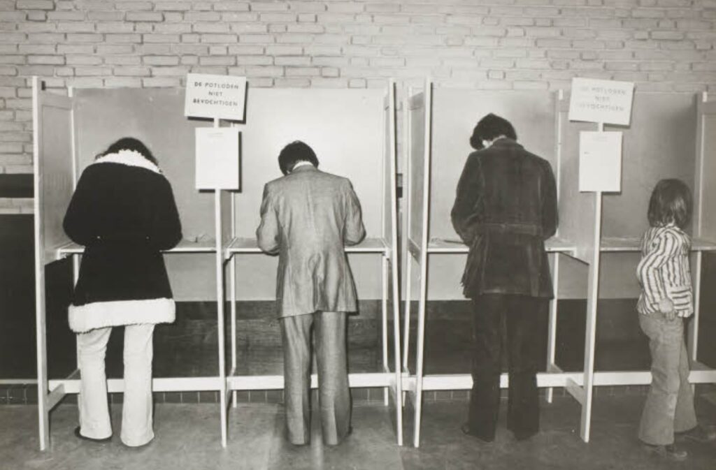 7 x leuke weetjes over het rode stempotlood - indebuurt Vlaardingen