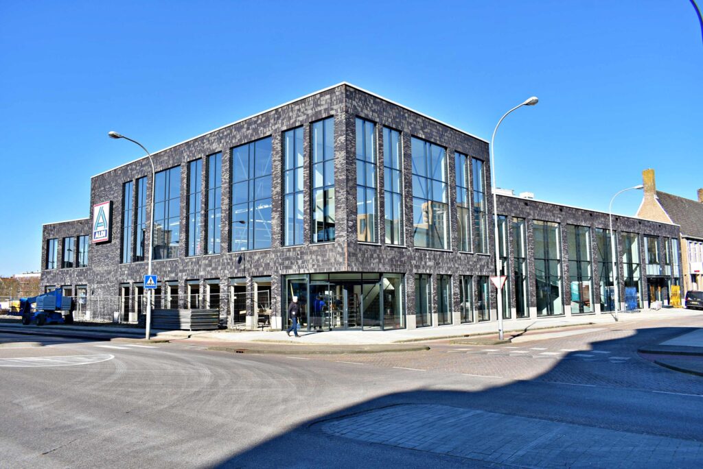 Weg met winkelen in een tent, volgende week opent de vernieuwde ALDI in Vlissingen - indebuurt ...