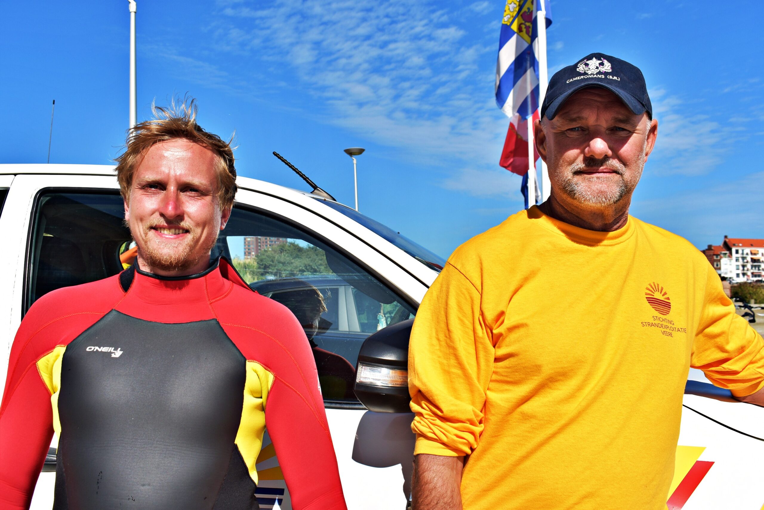 Elke dag op het strand: Arnold en Daniël zijn al jarenlang strandwacht ...