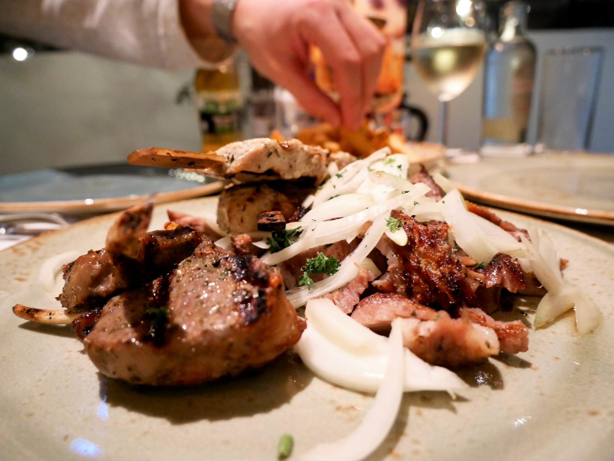 Tijd voor gyros! Bij deze Griekse restaurants in Westland waan je je ...