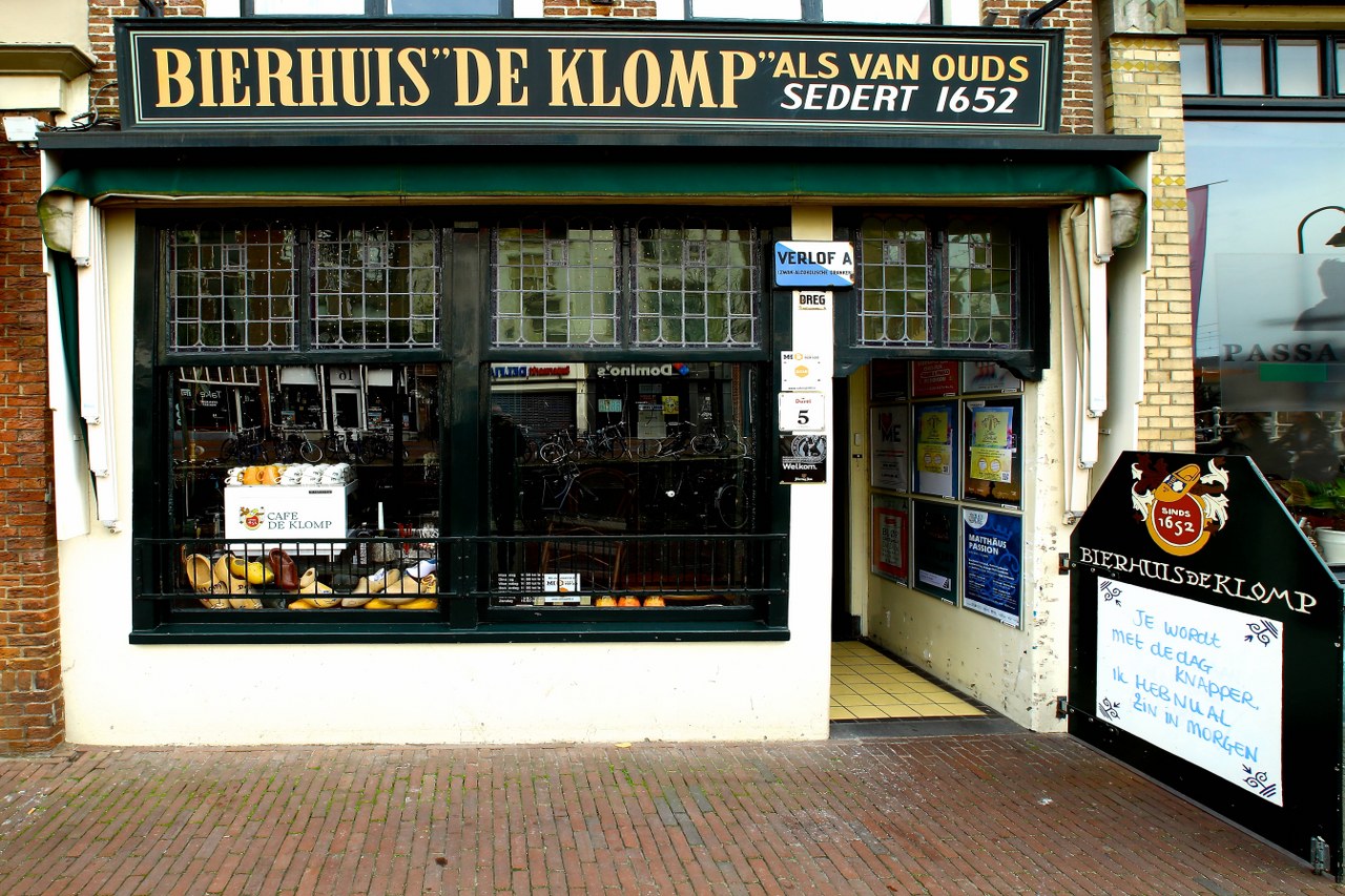 Het oudste café van Delft dankt zijn naam aan de Westlanders en dit is ...