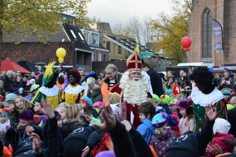 Opgenomen in ons Kasteel: nieuwe Sinterklaasclip met Bram van der Vlugt ...