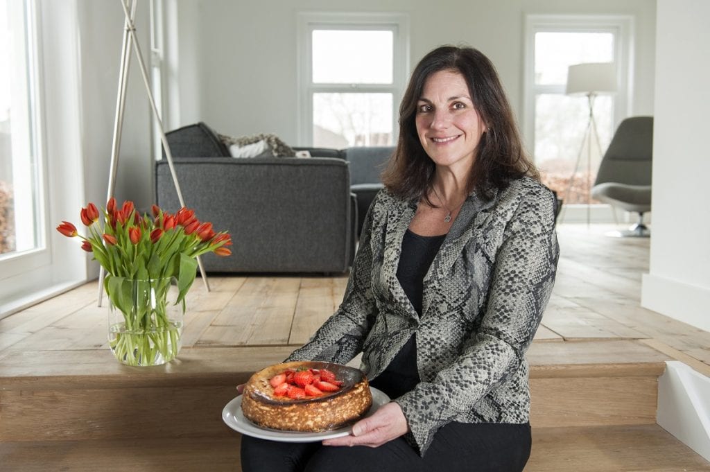 Zo maak je de Amerikaanse cheesecake van Carol uit Woerden - indebuurt ...