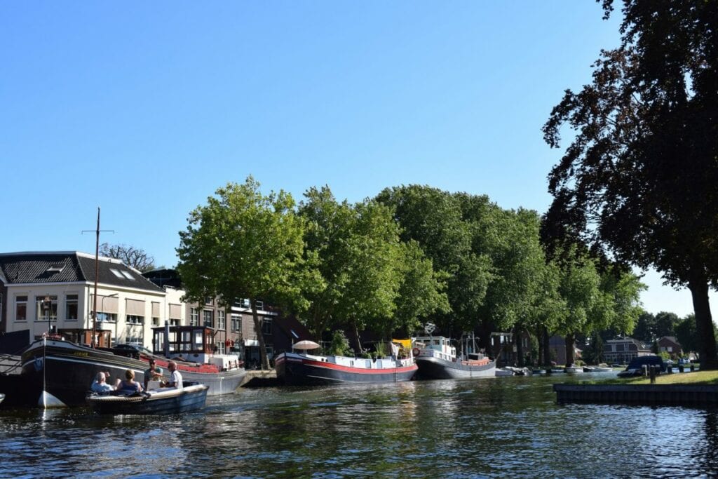 Vaarverbod op de Leidse Rijn, hoger water in Woerden en opletten met ...