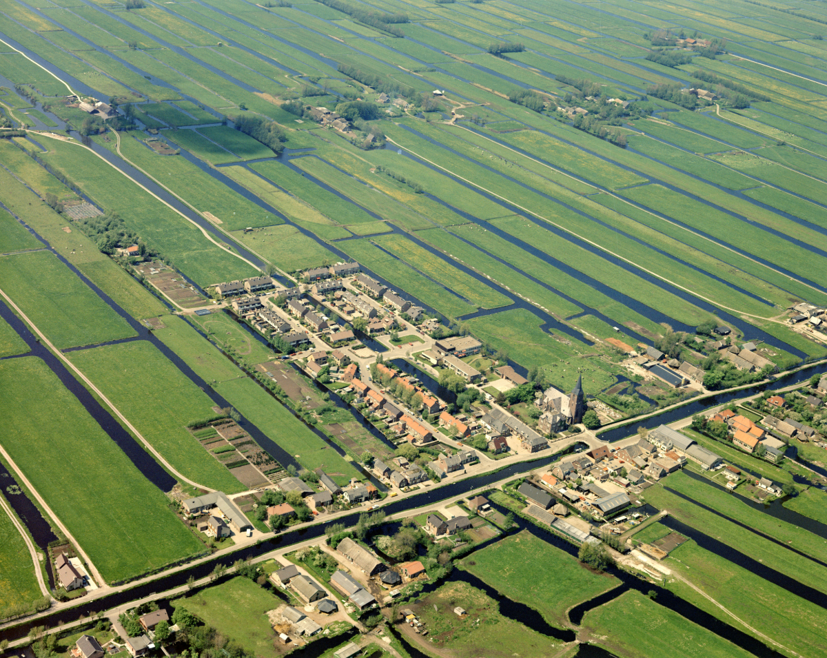 Vogelvlucht: 7 x toffe oude luchtfoto's van Kamerik - indebuurt Woerden