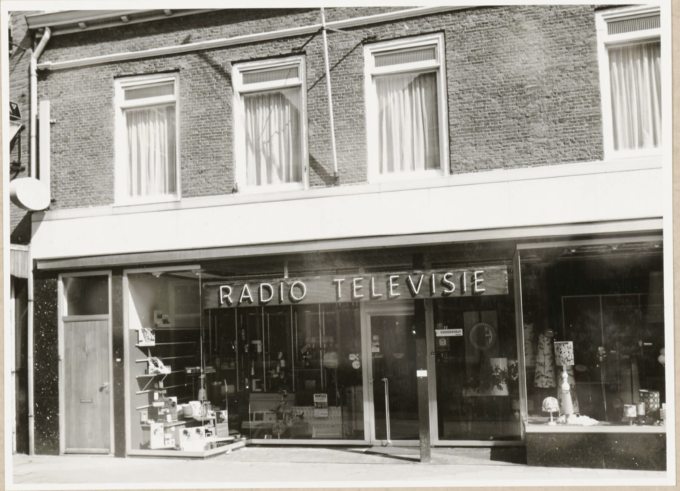 Nostalgie! 11 x foto's van oude winkels in Woerden - indebuurt Woerden