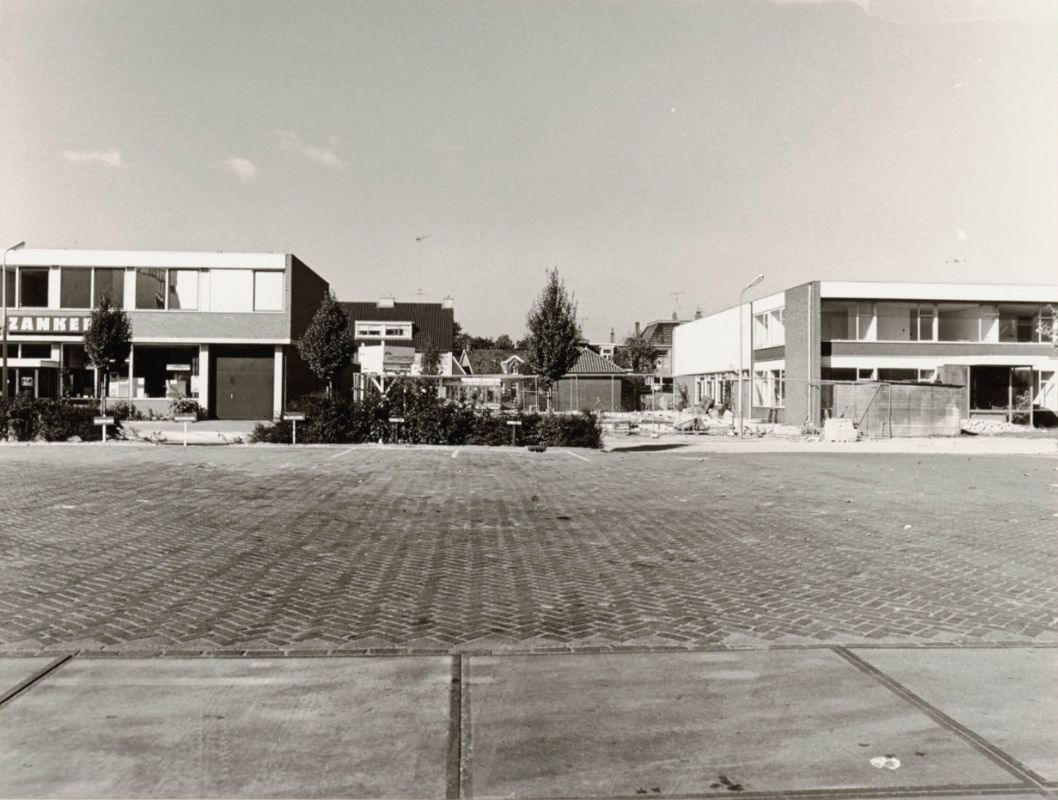 Terug in de tijd: zo zag de Johan de Wittlaan er in de jaren 70 uit - indebuurt Woerden