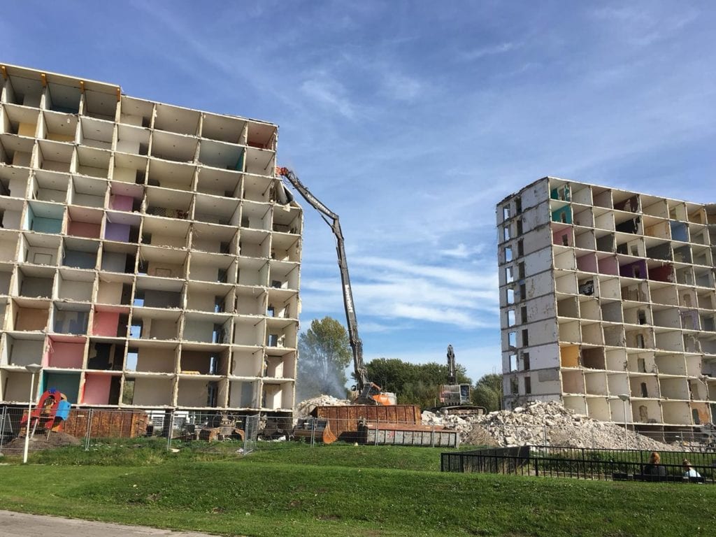 Deze prachtige foto's van de sloopflat in Palenstein zijn door jullie ...