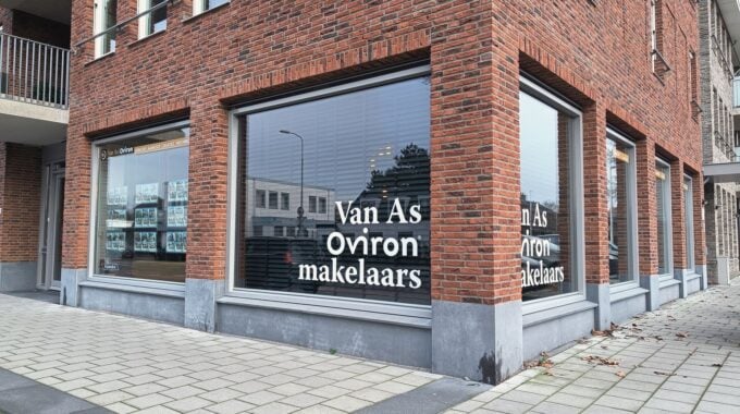 Deze Zoetermeerse makelaar ken je van tv: 'We doen meer dan alleen ...