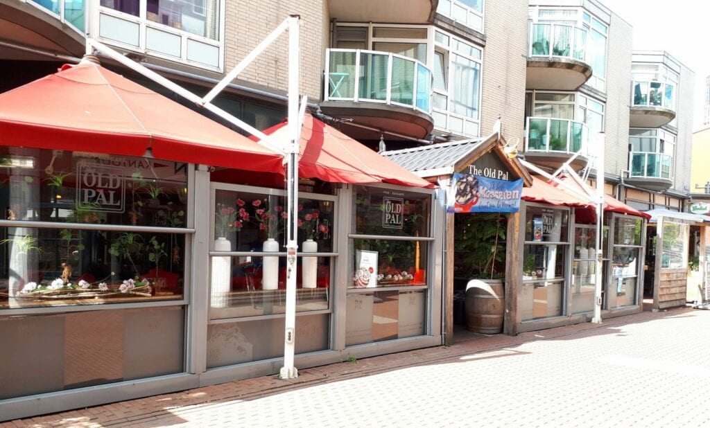 Goed om te weten: op dit Zoetermeerse terras mag je niet roken ...