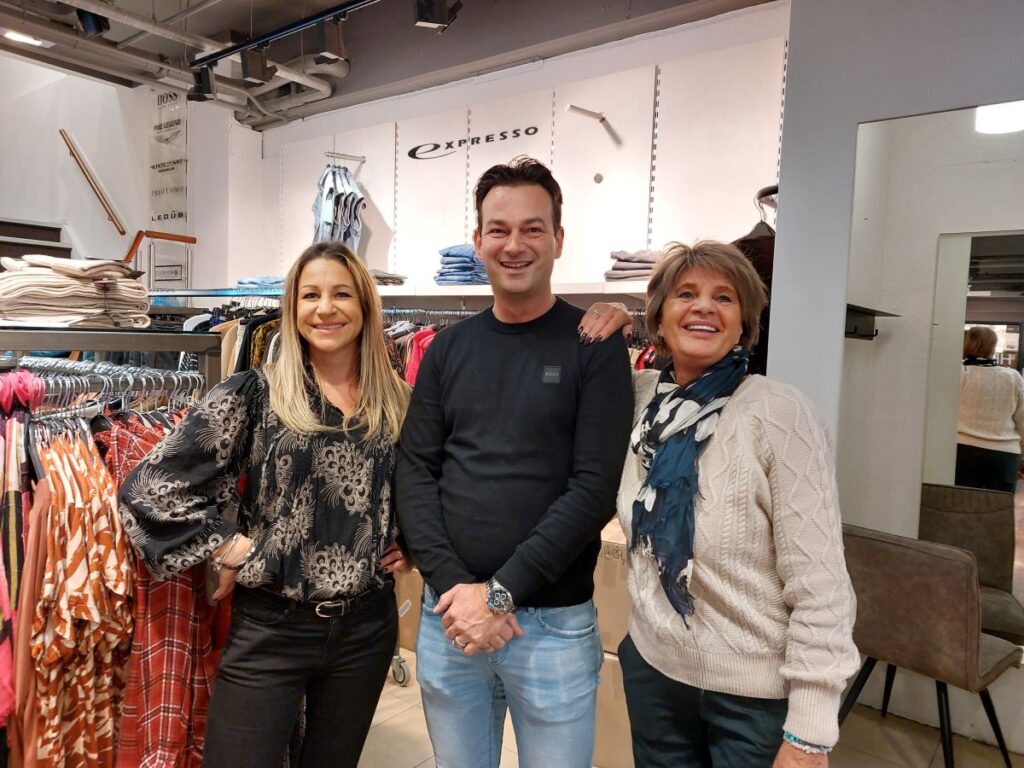 Tip! Deze modezaak gaat verbouwen en geeft hoge kortingen op merkkleding - indebuurt Zoetermeer