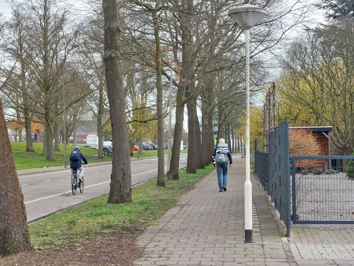 Gespot in Zoetermeer: Frank wandelt 4000 kilometer door Nederland voor ...