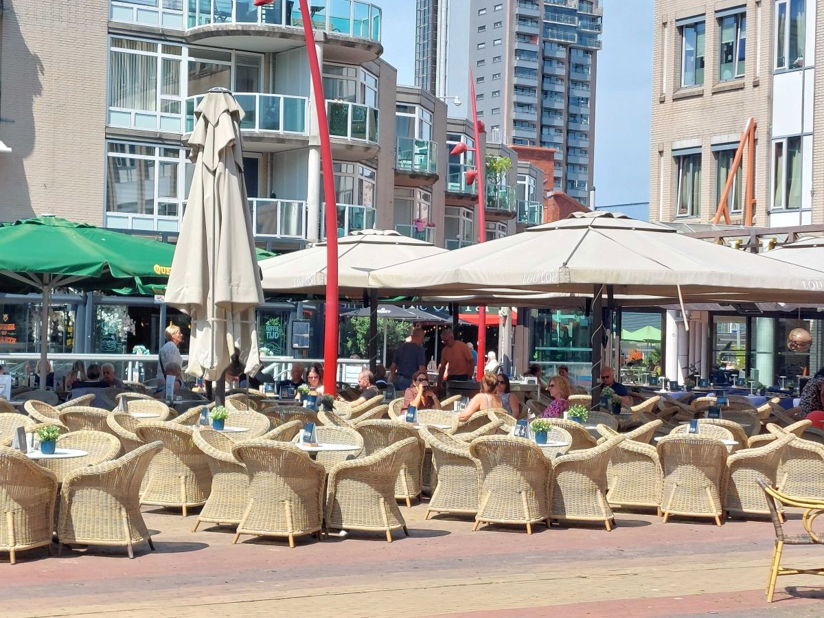 Na je werk een terrasje pakken? Op deze 5 plekken zit je in de zon ...