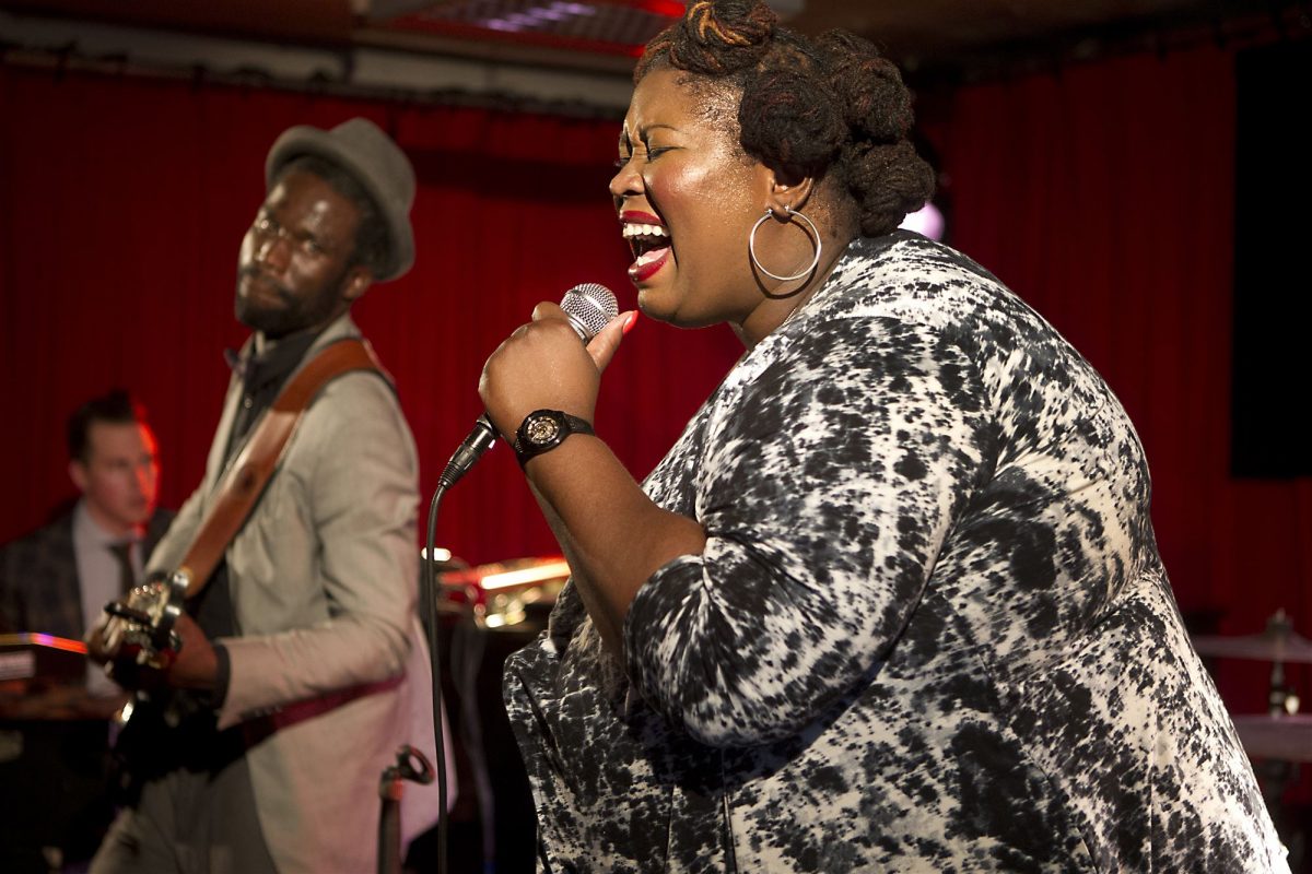 Soulliefhebbers opgelet! Voice-deelnemer Shirma Rouse op de bühne in ...