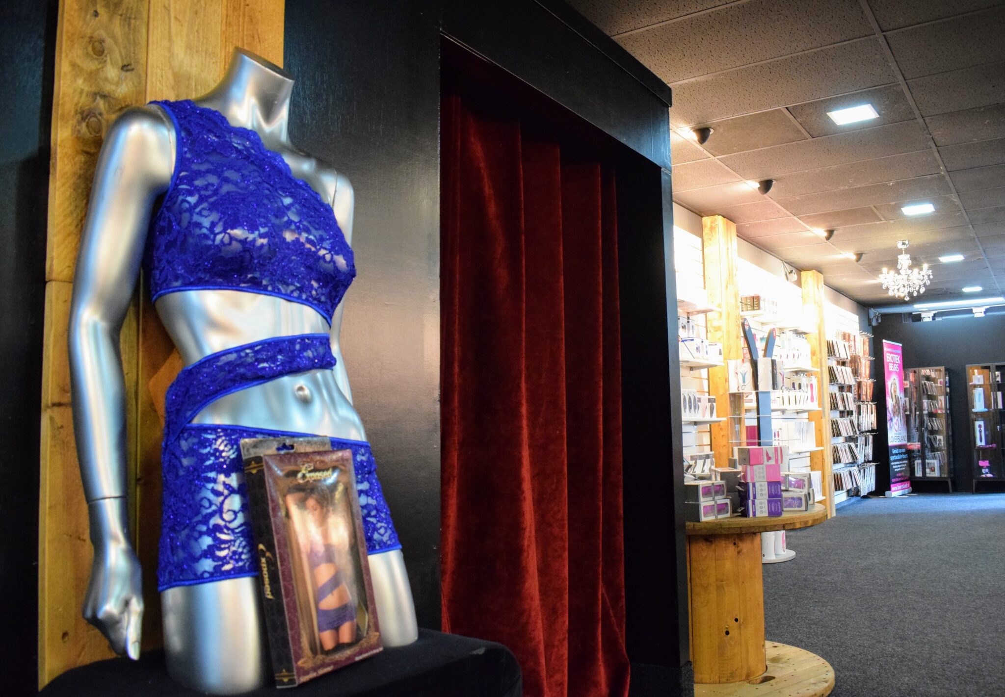 Sneak peek: dit erotische warenhuis opent vandaag in Zwolle! - indebuurt Zwolle