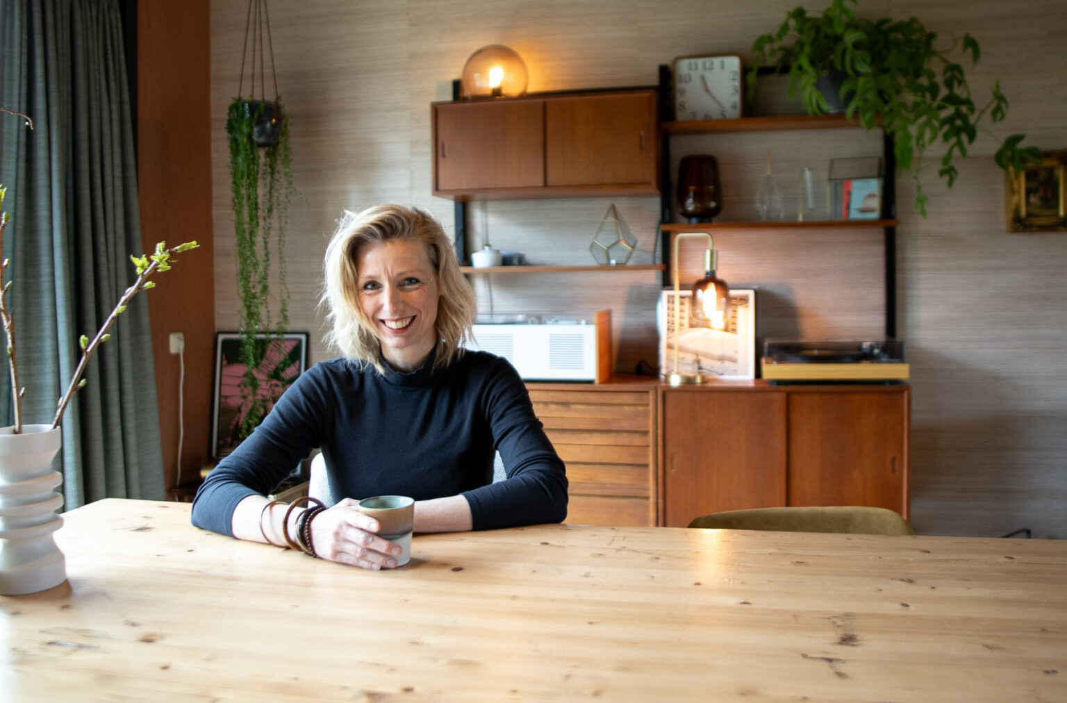 Binnenkijken bij Carlijn in Zwolle: 'Het bad in de slaapkamer geeft een ...