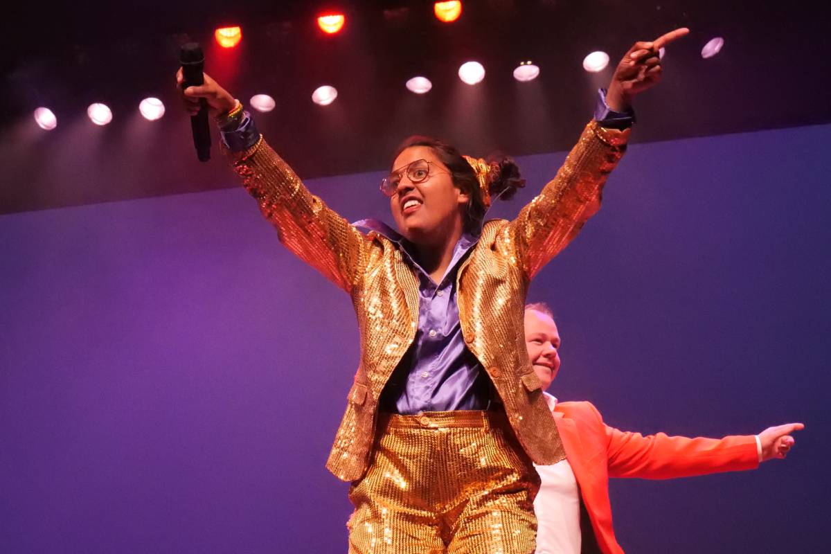 Tijdens verstoppertje spelen struikelt Ella (7) over bijzondere buit ...