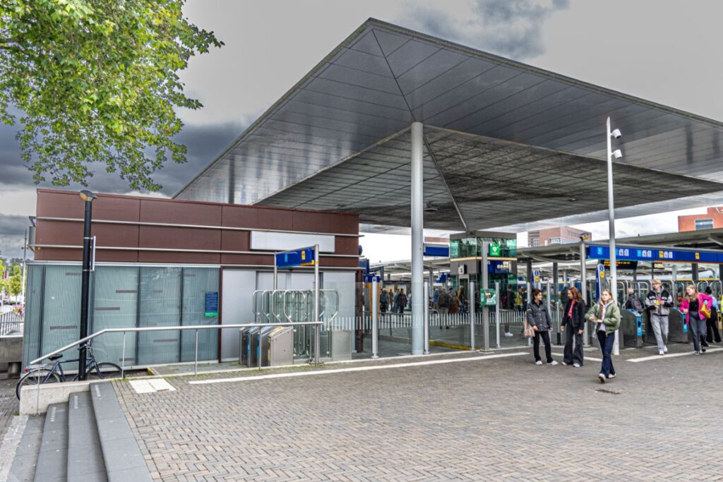 Ingang station Zwolle voor 20 miljoen euro op de schop: dit gaat er ...