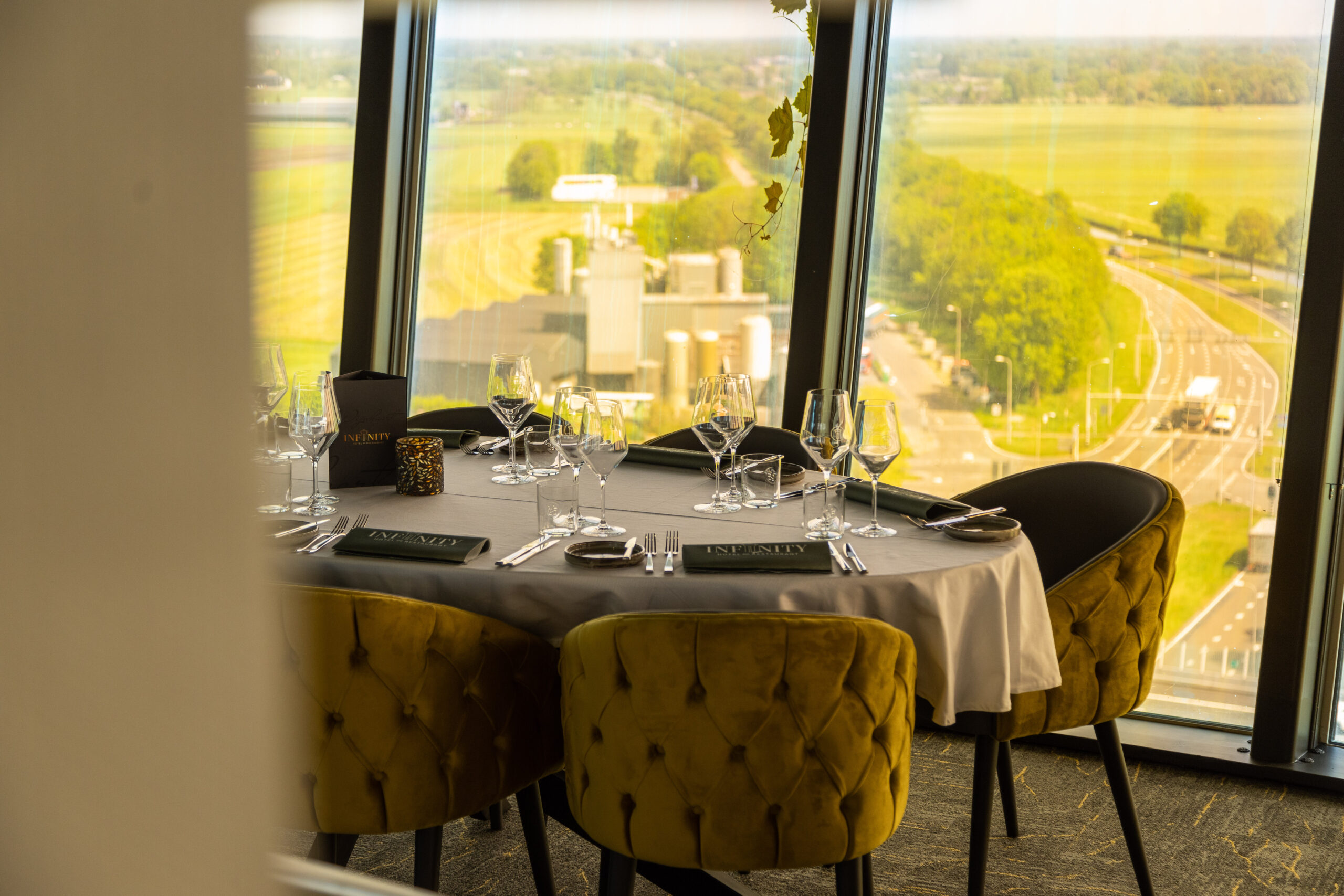 Unieke kans in Zwolle! Tijdelijk all-in dining in ronddraaiend ...