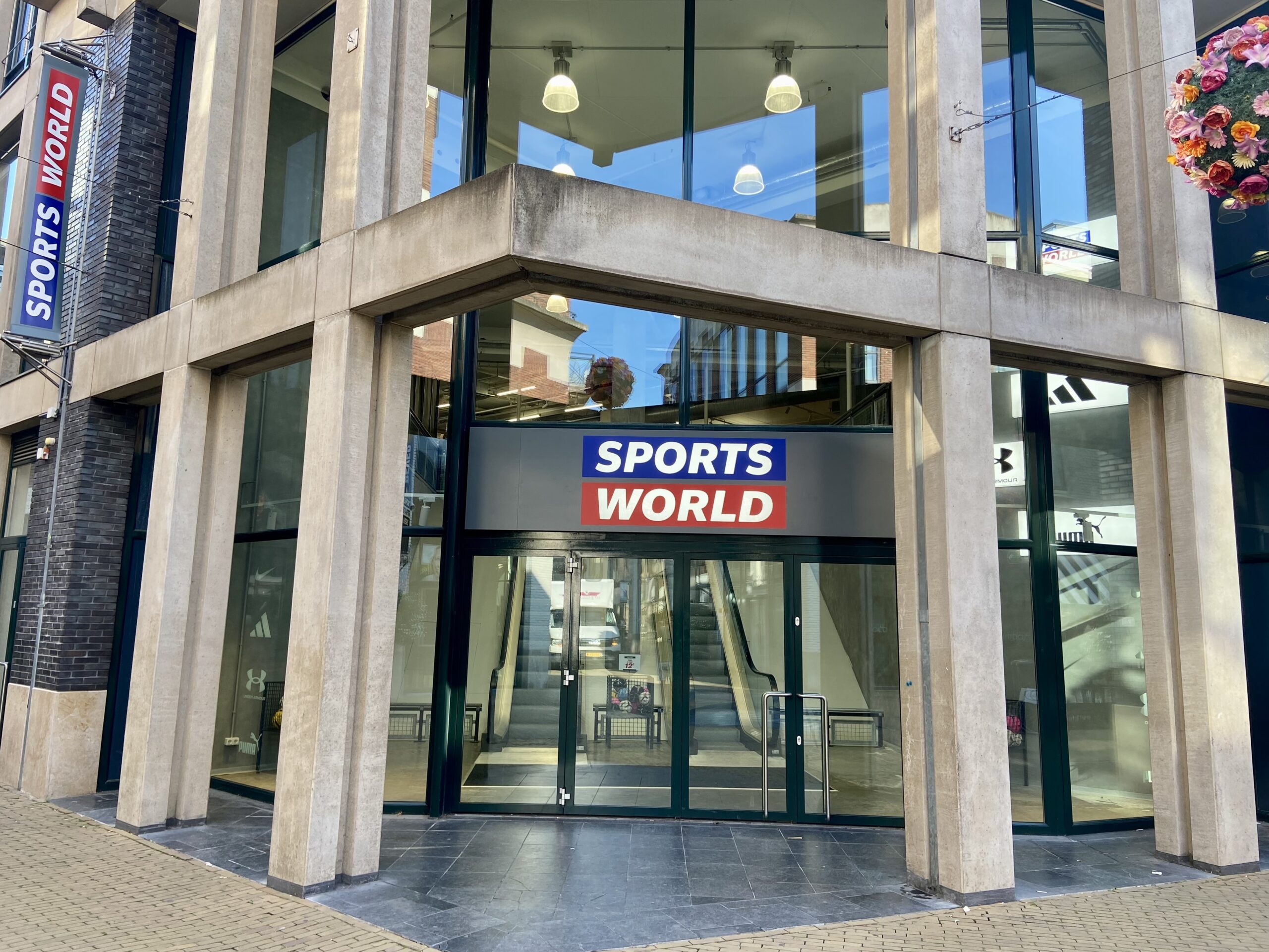 Derde nieuwe naam in jaar tijd: deze sportwinkel vind je in het oude ...