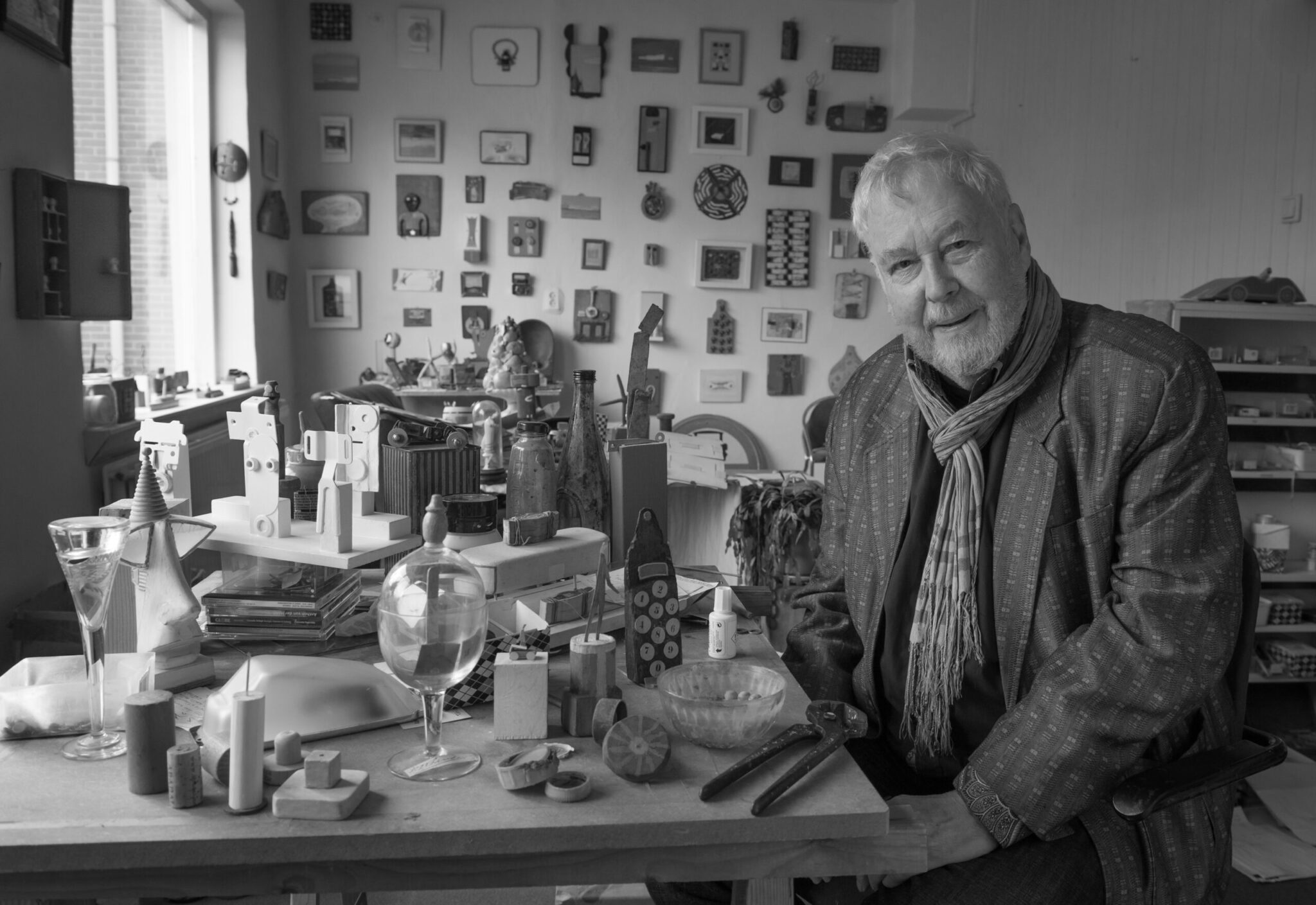 Deze bijzondere film laat je urenlang meekijken in het leven van een kunstenaar