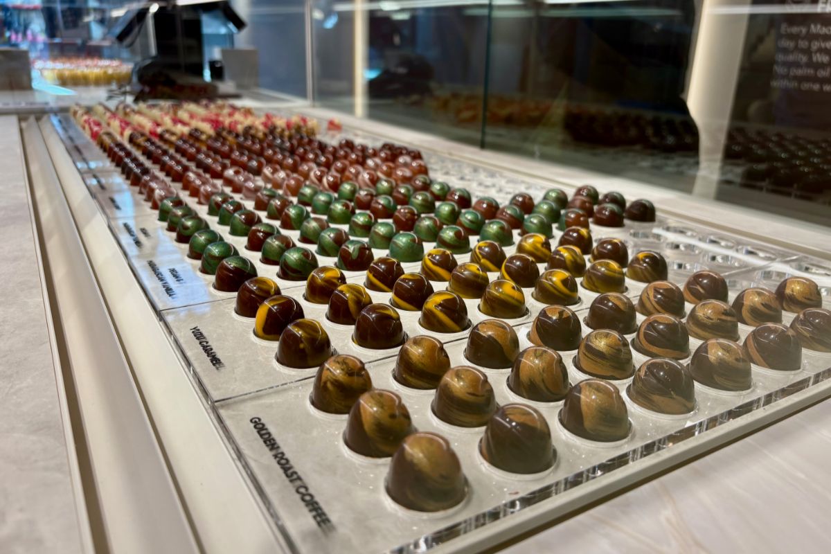 Bonbons, ijs en apple crumble: deze chocolatier is net open in Zwolle ...